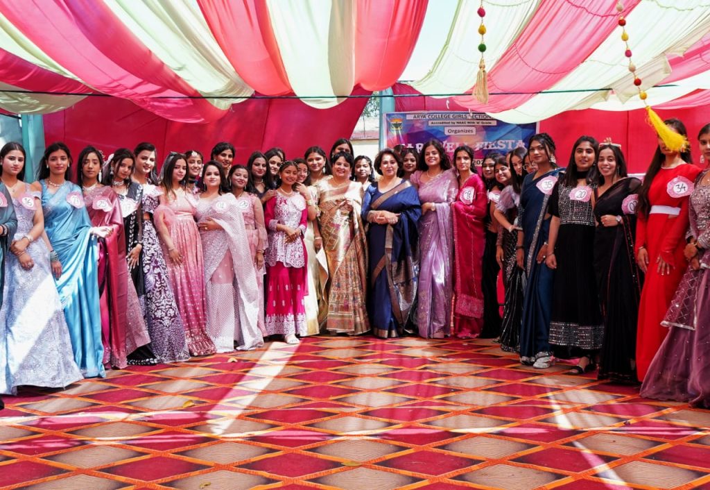 Farewell Fiesta organised at Arya College Girls Section - Arya College ...